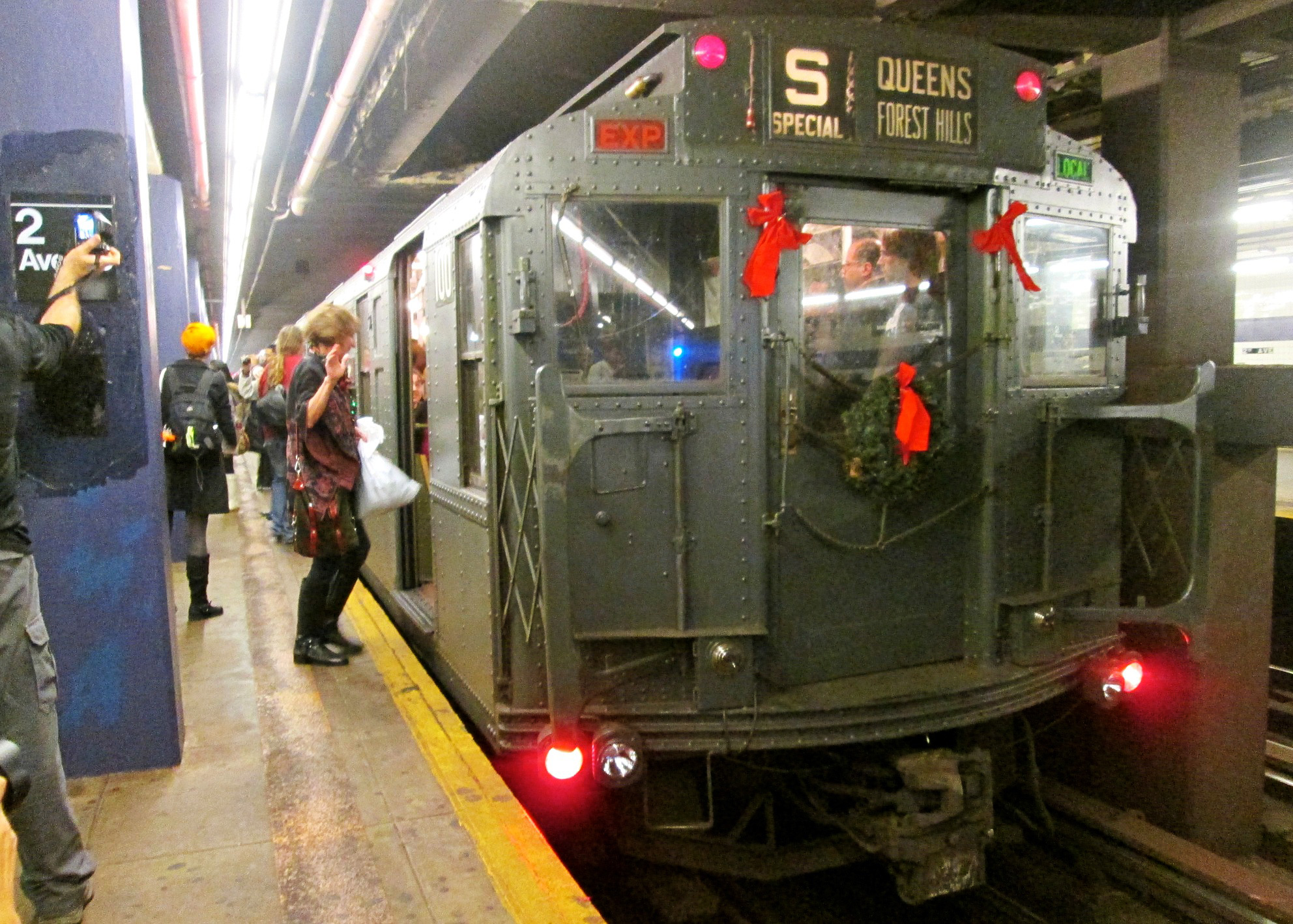 Transit Museum Brings Back Its Vintage Subways and Buses for the ...