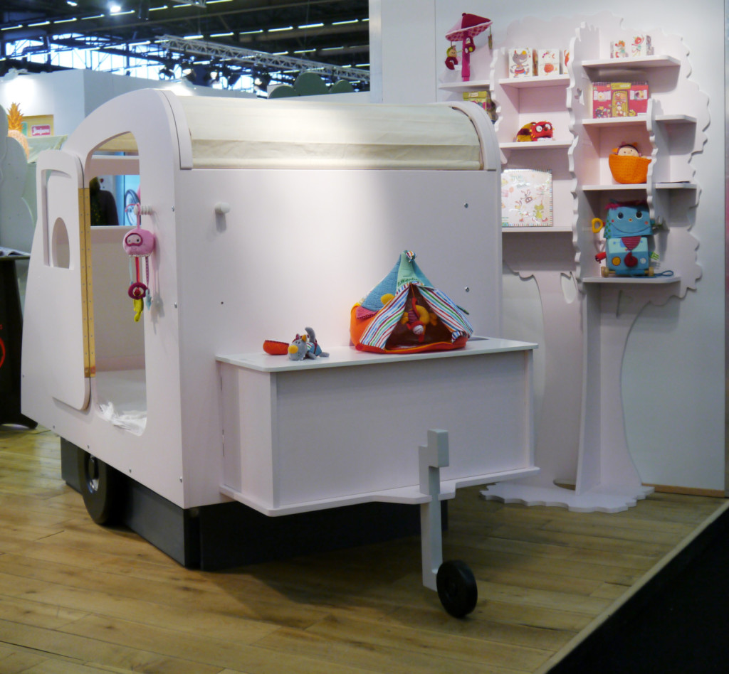 Kid's Caravan Bed Provides the Excitement of an RV from the Comfort of ...