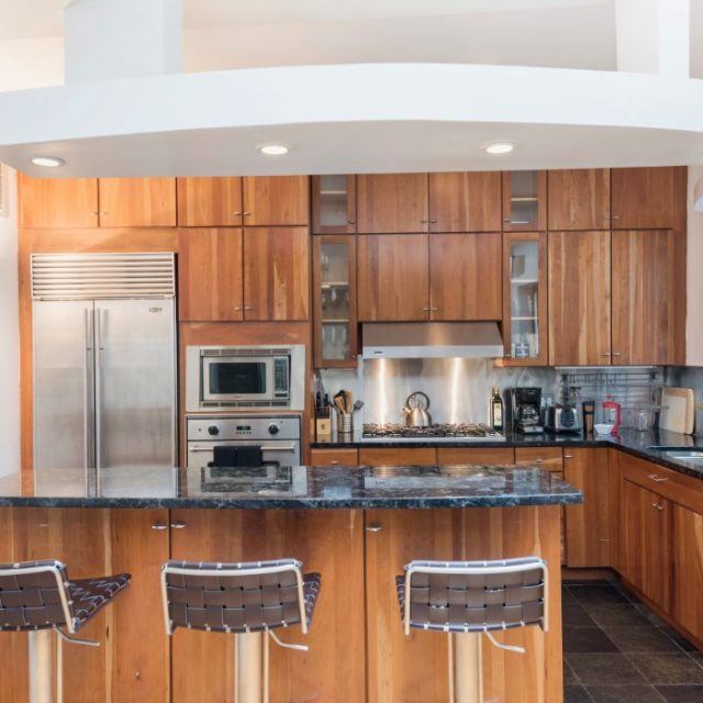 Five-story Chelsea townhouse with 22-foot ceilings renting for $22,000 ...