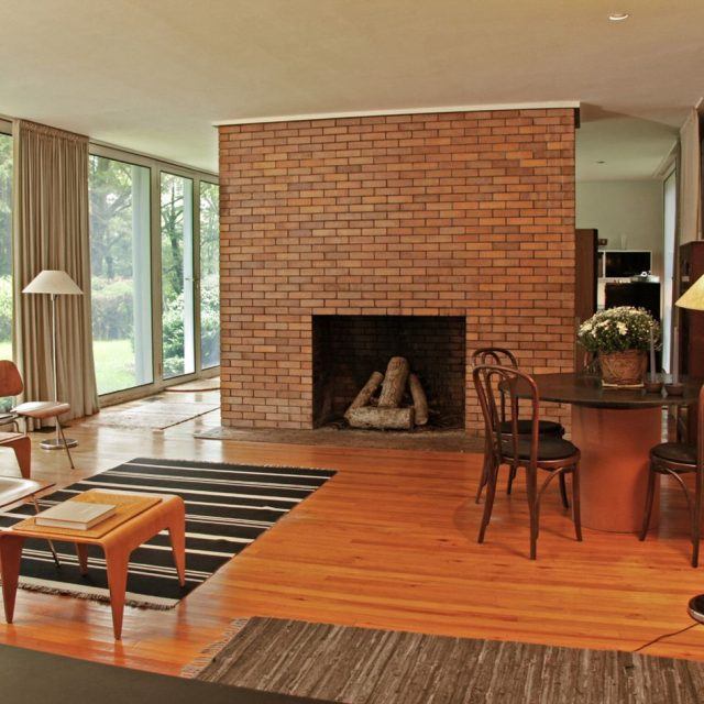First home designed by Philip Johnson seeks $1M and a preservation ...