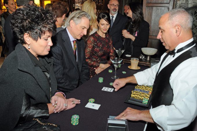 Designer Sarah Magness shares her top tips for holiday entertaining | 6sqft