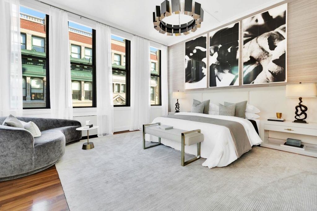 Window-wrapped turrets offer three-way views in this $6M Chelsea aerie ...