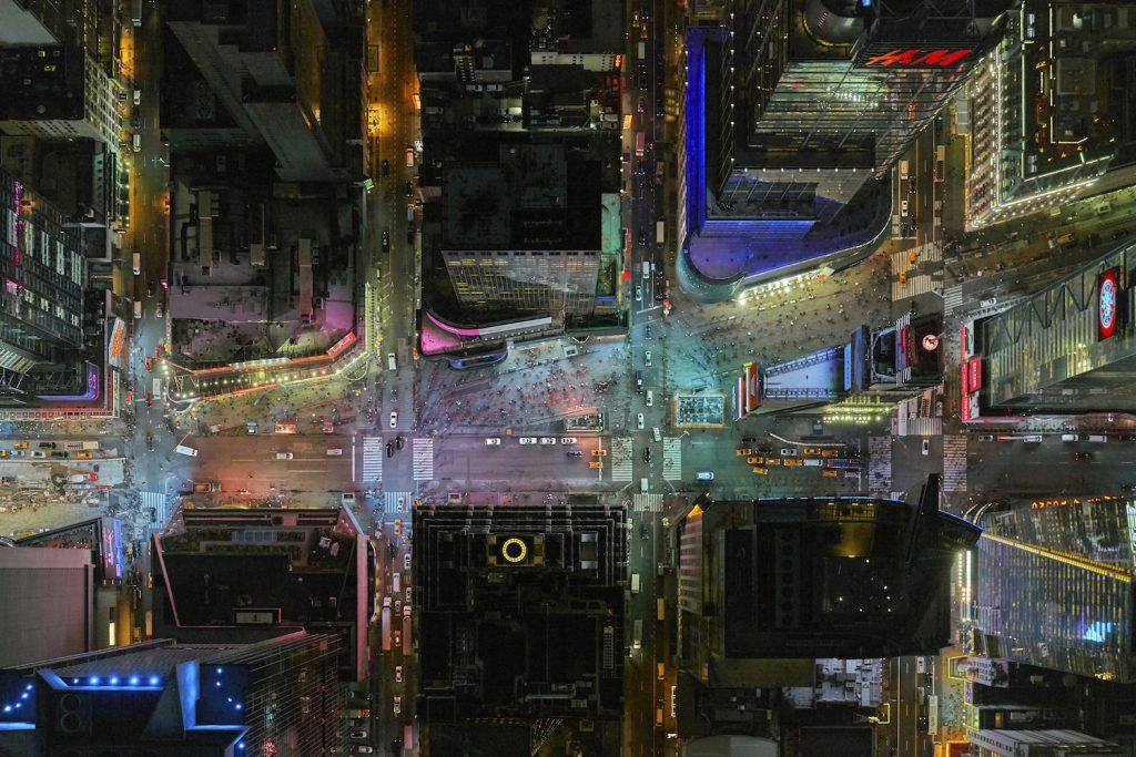 The Urban Lens: Pilot-turned-photographer Jeffrey Milstein 'leans out' to capture NYC from above ...