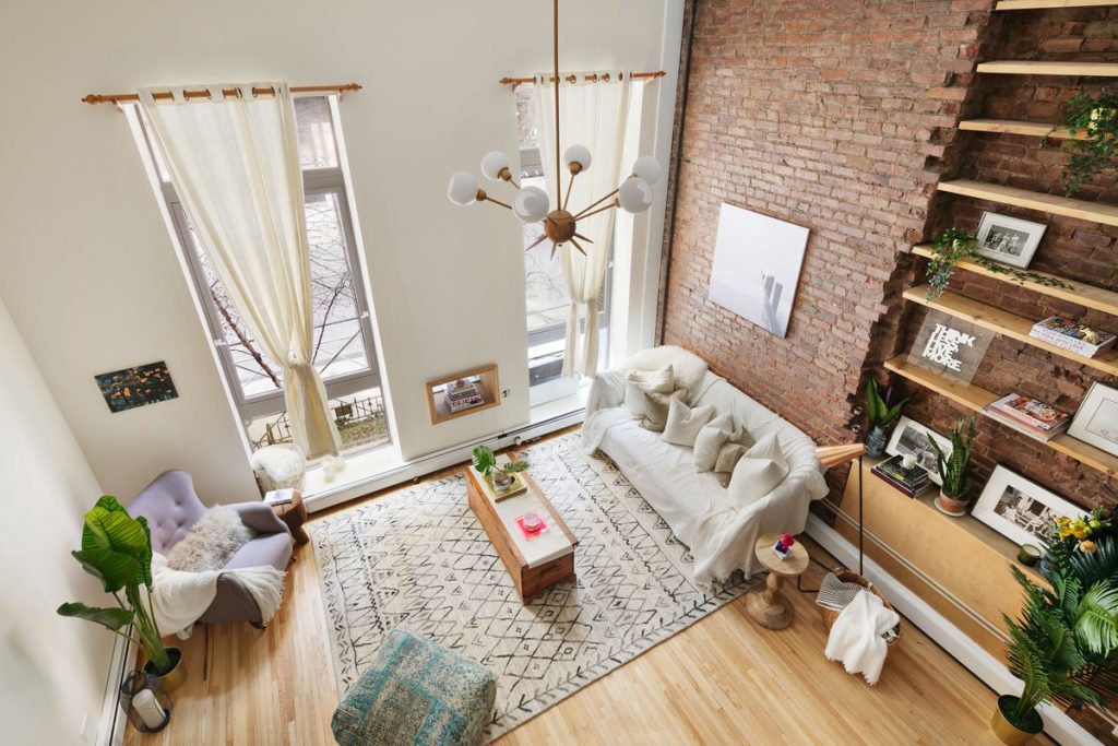 This $995K Flatiron co-op has sophisticated entertaining space ...
