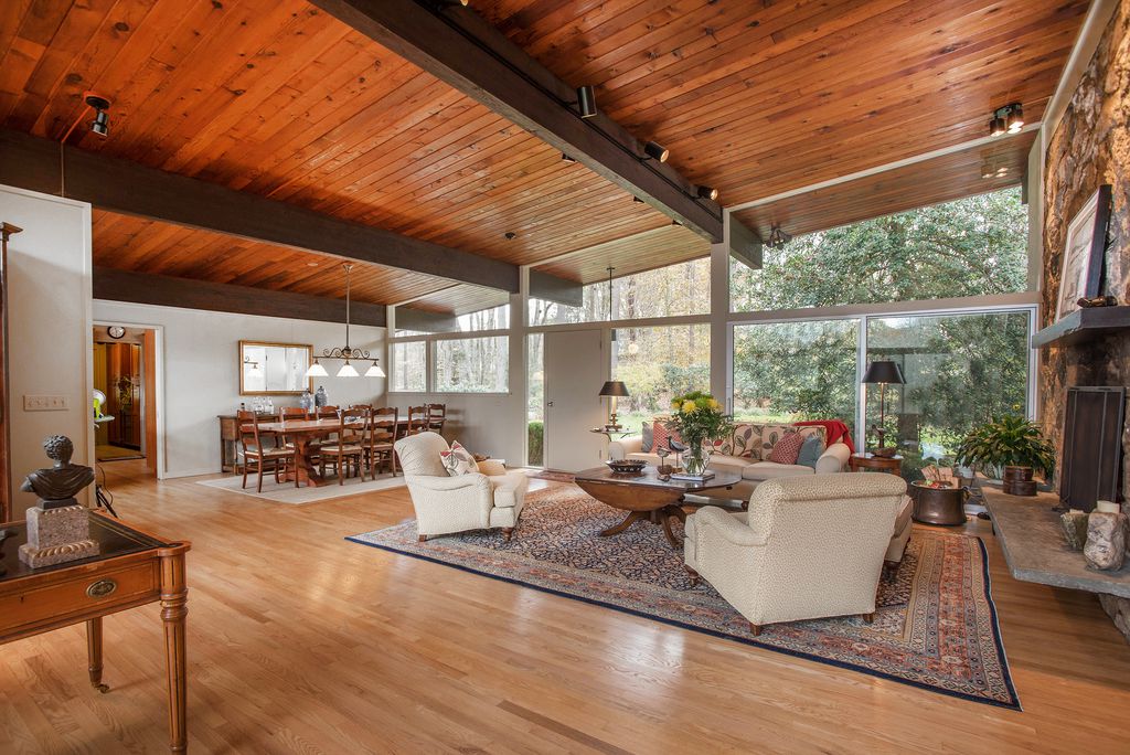 Live In A Classic Mid century Modern Home On Three Acres Of Land In New