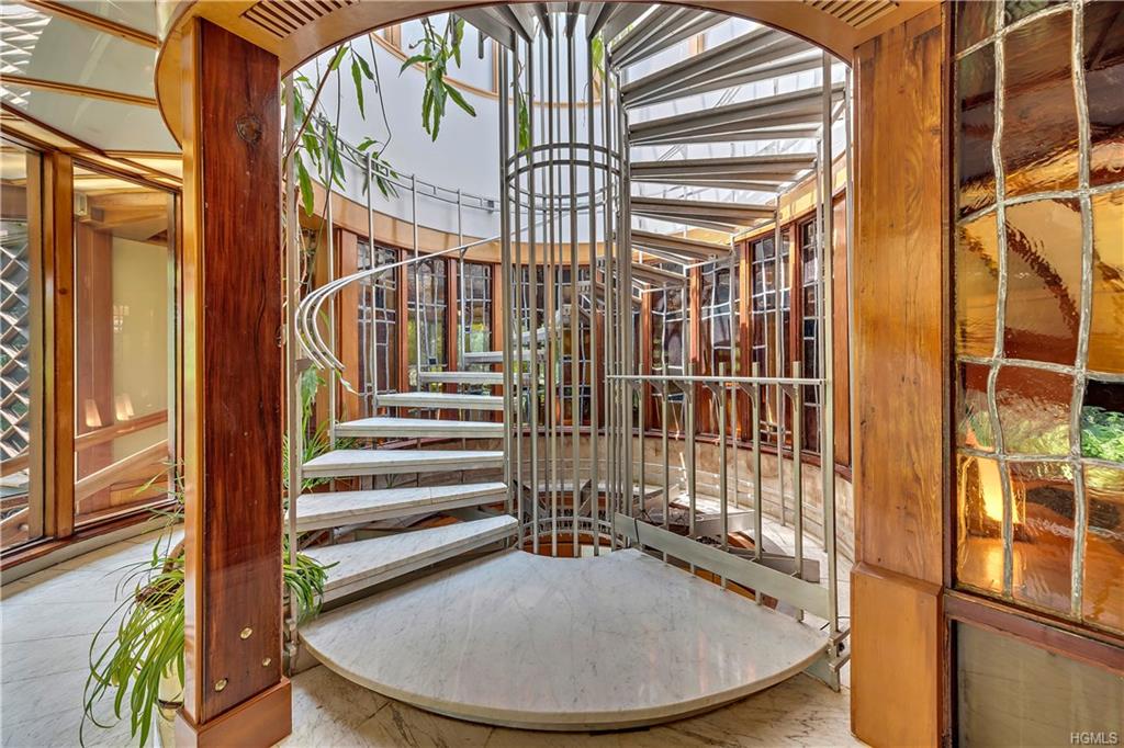 Jackie Gleason’s circular “mothership” mansion in Westchester is on the ...