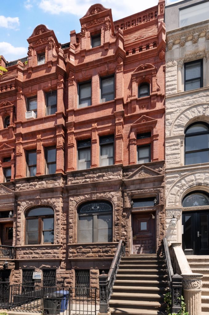 Test out townhouse life at this newly restored Harlem mansion for ...