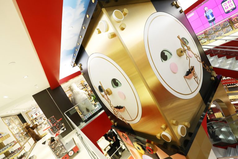 FAO Schwarz's new Rockefeller Center flagship is now open | 6sqft