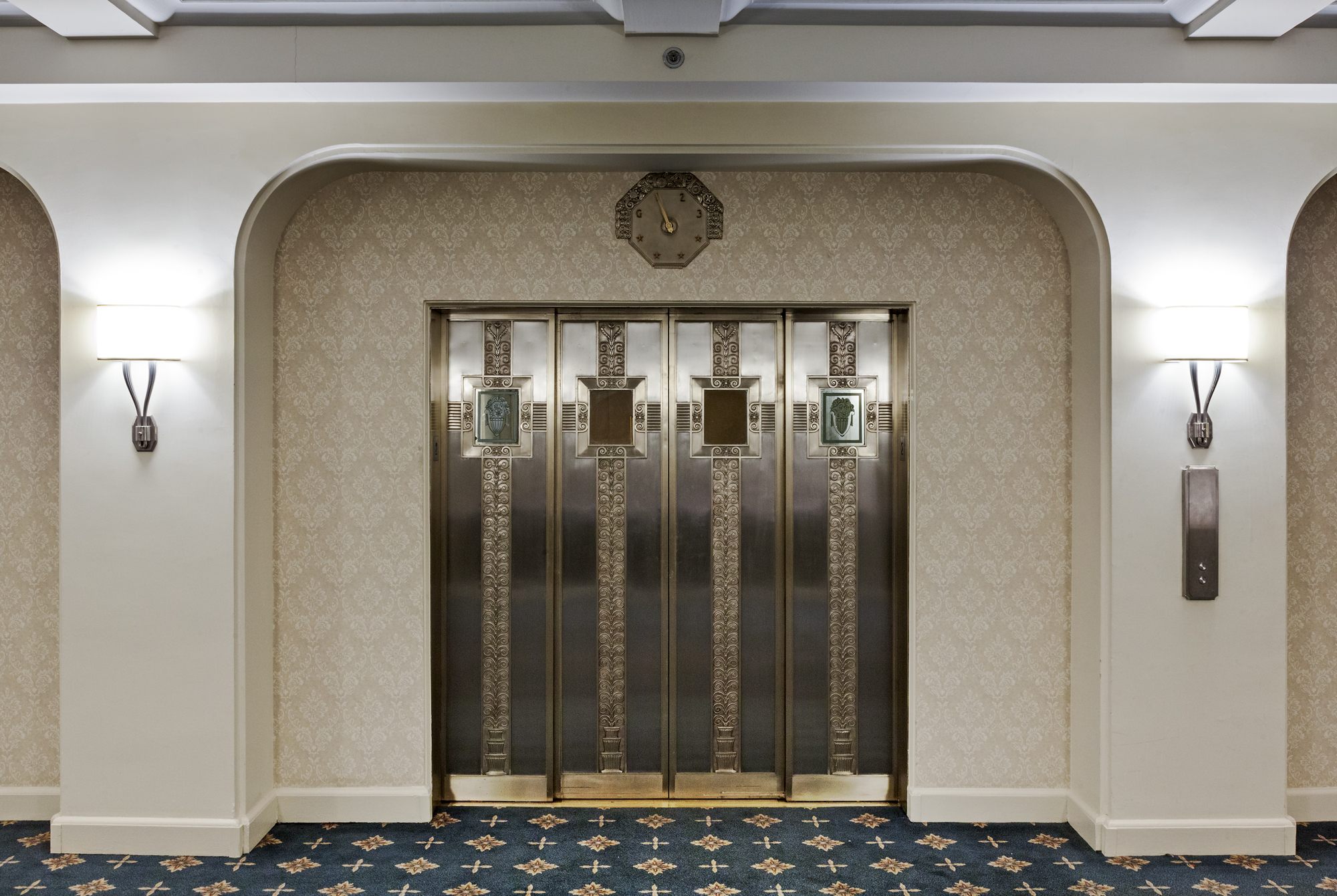 Photos Capture The Historic Glamour Of The Waldorf Astoria Before Its Renovation 6sqft