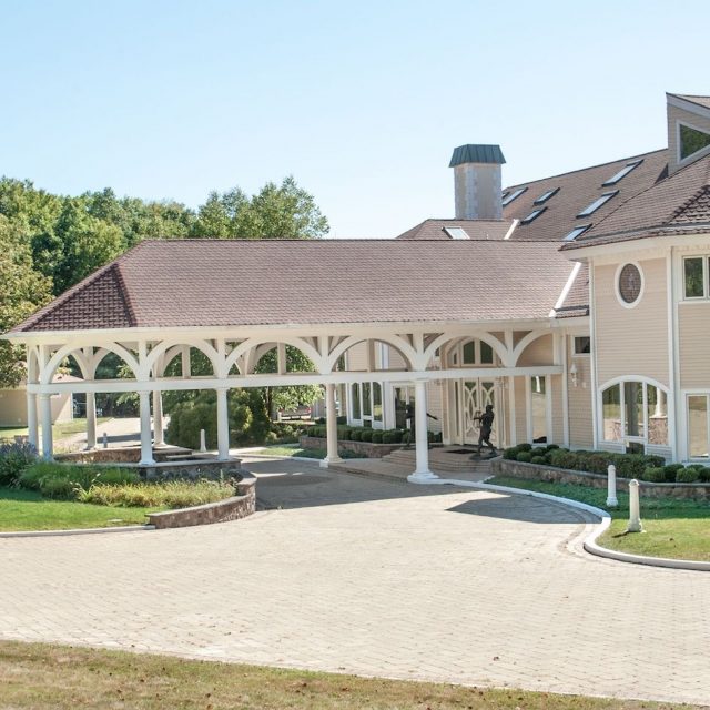50 Cent finally unloads 52-room Connecticut compound for $2.9M | 6sqft