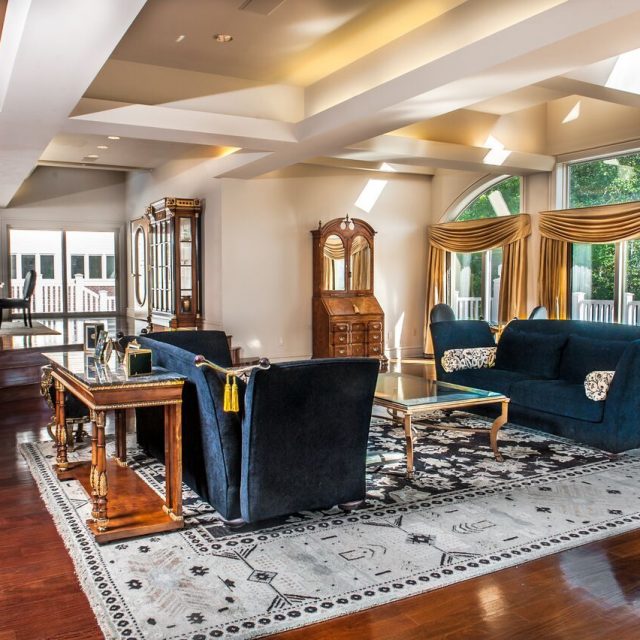 50 Cent finally unloads 52-room Connecticut compound for $2.9M | 6sqft