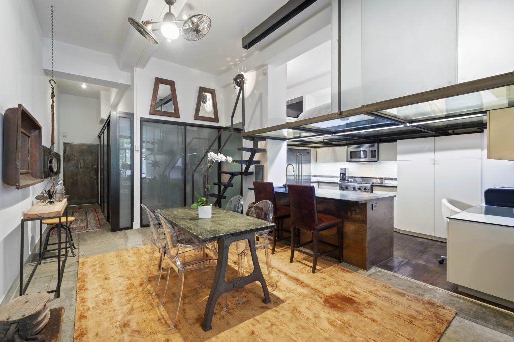 $825K Turtle Bay pad has a floating staircase and glass-bottom sleeping ...