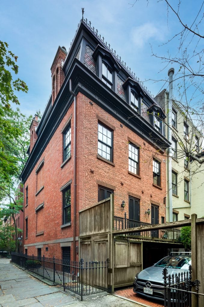 Historic Brooklyn Heights house from the movie 'Moonstruck' hits the ...