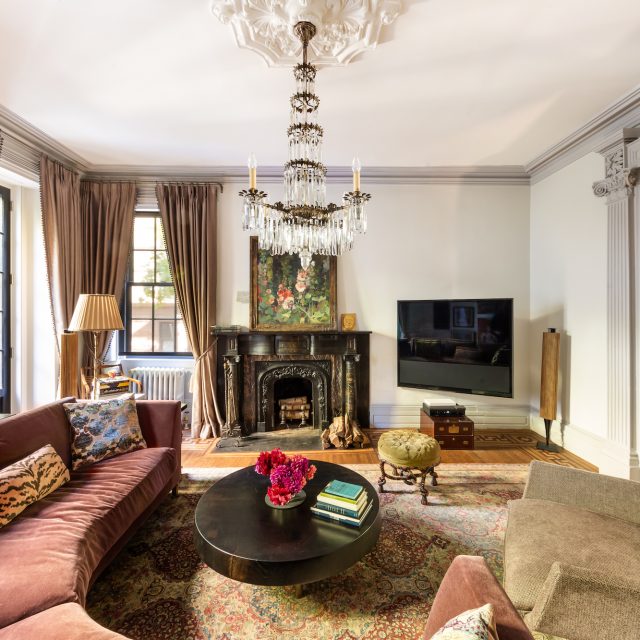 Historic Brooklyn Heights house from the movie 'Moonstruck' hits the ...