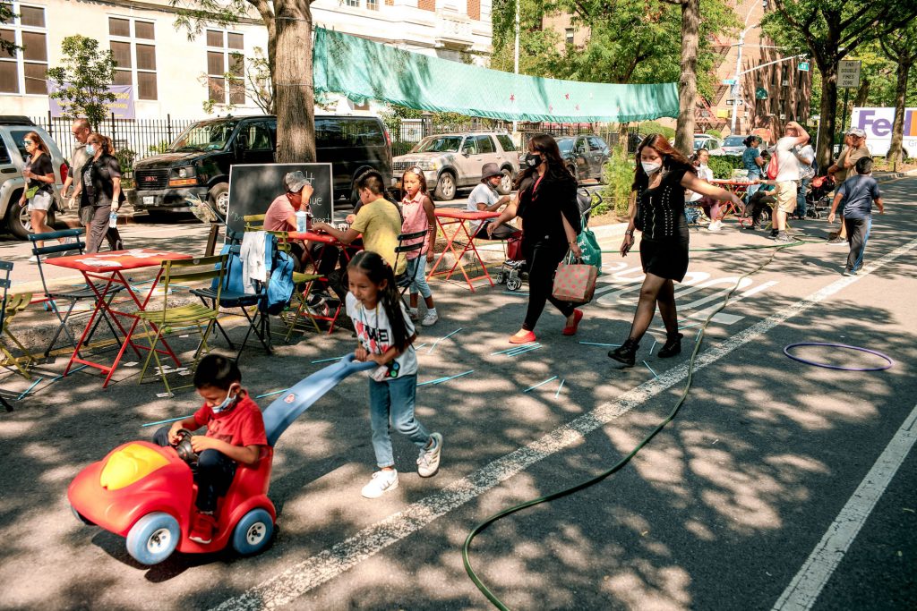 NYC's open streets program falls short of 100-mile promise, report says ...