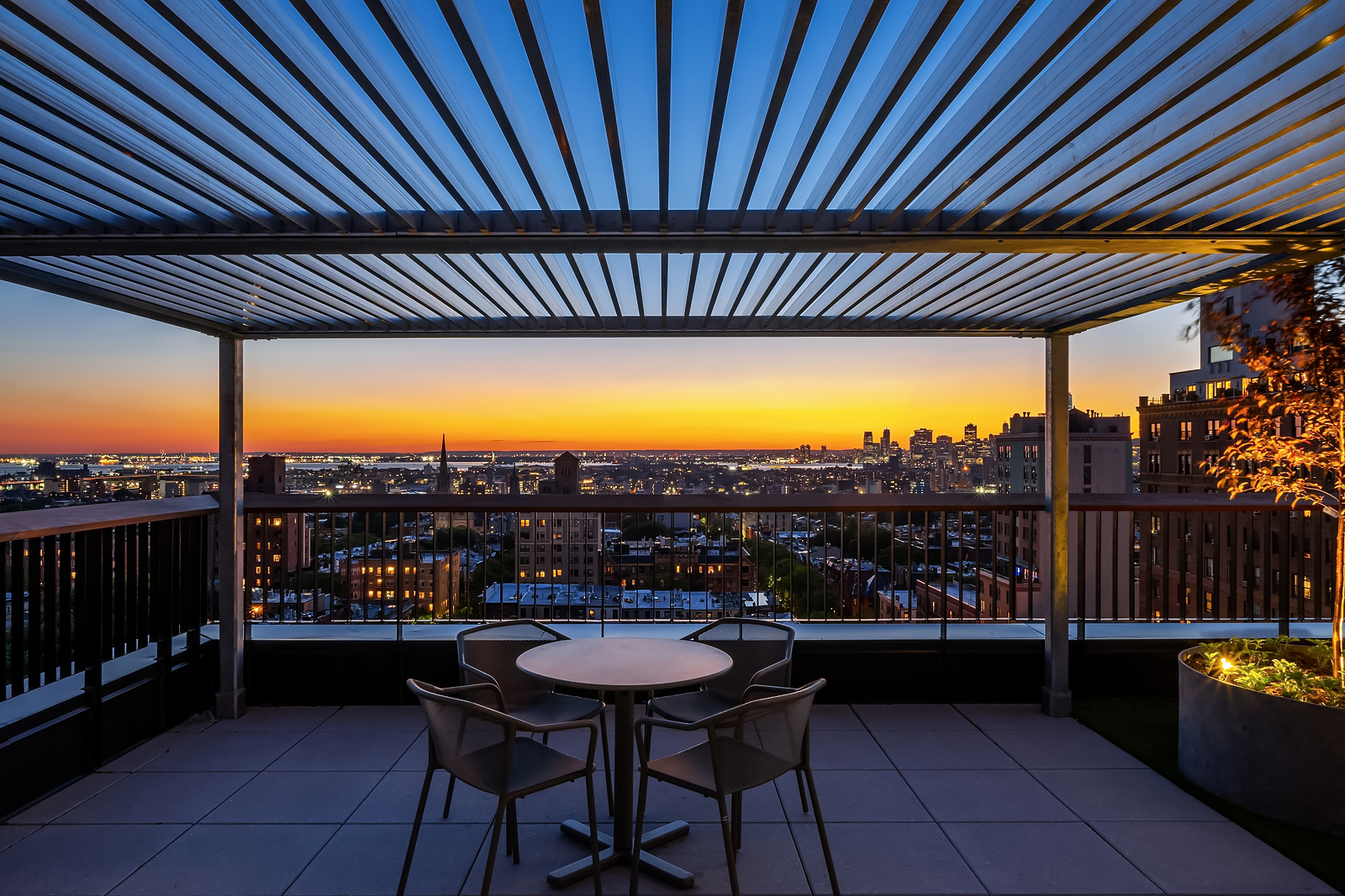 On Brooklyn's largest private rooftop, you can pick your own apples | 6sqft