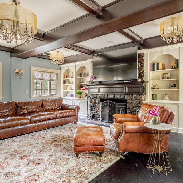 'The Godfather' mansion on Staten Island can be booked on Airbnb for ...