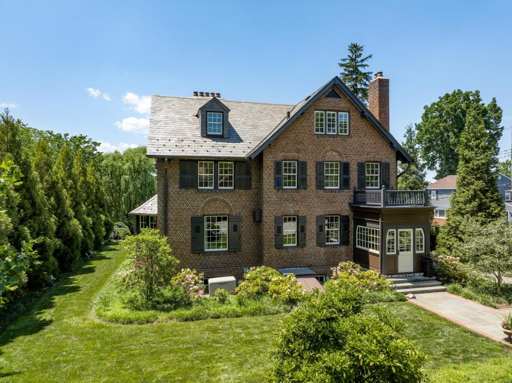 English manor-style Yonkers home designed by noted architect hits ...