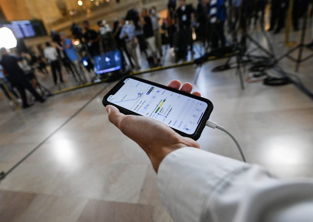 MTA's new app combines LIRR, Metro-North ticket purchasing and trip ...