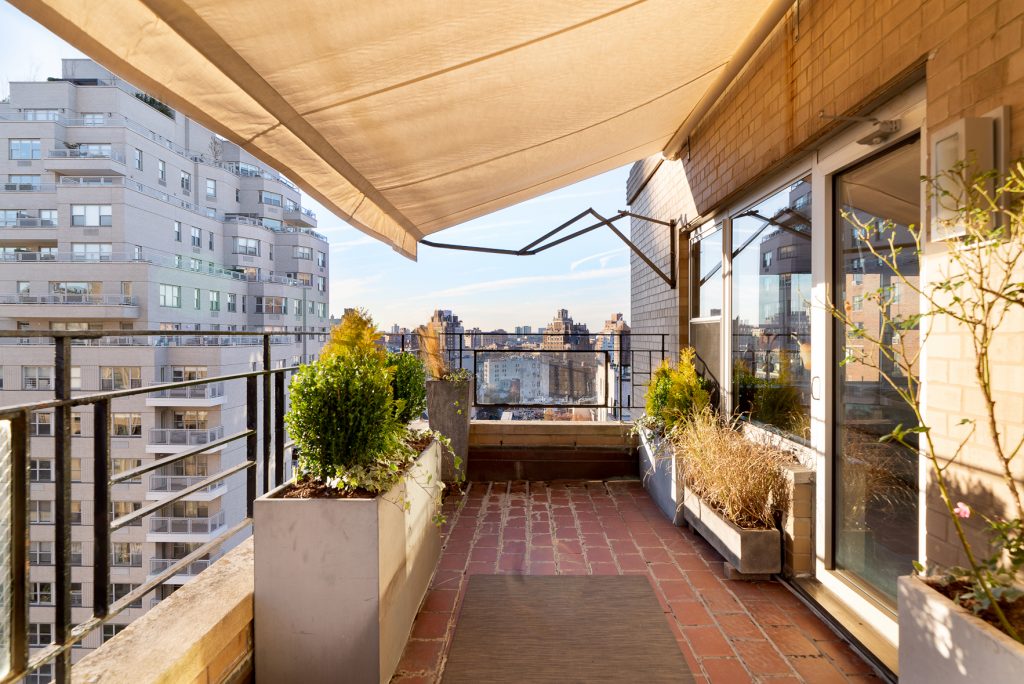 $1.9M Greenwich Village co-op has a huge planted terrace and Washington ...