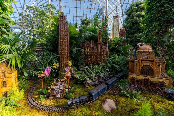 Inside the NYBG's Holiday Train Show, a whimsical tribute to NYC | 6sqft