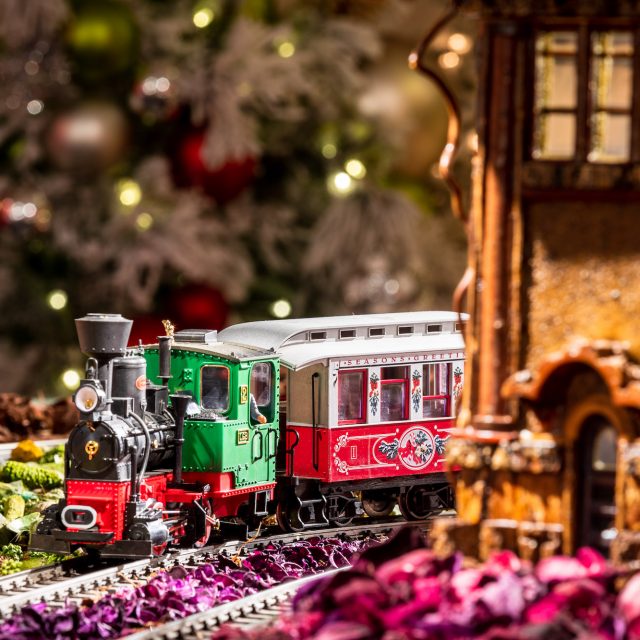 Inside the NYBG's Holiday Train Show, a whimsical tribute to NYC | 6sqft