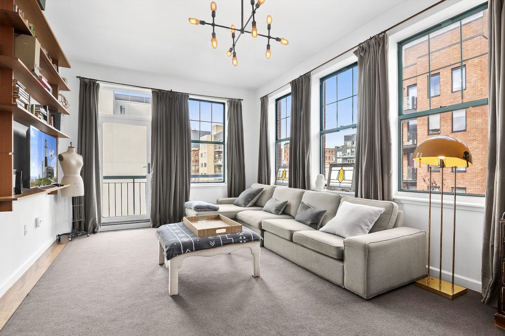 For $895K, this one-bedroom condo in the heart of Williamsburg isn't missing a thing | 6sqft