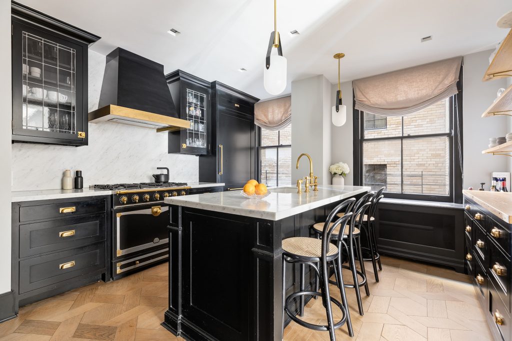 $3.5M four-bedroom Sutton Place co-op has the sophisticated good looks ...